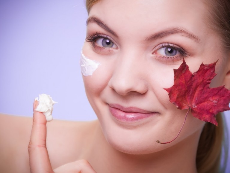 How to Get Rid of Sticky Skin This Summer? - Medy Life